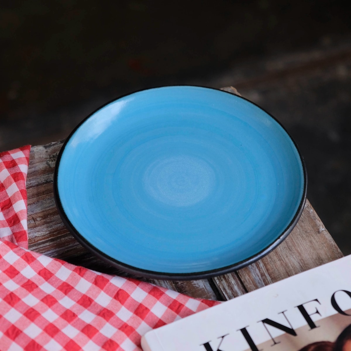 Plate Keramik Biru Kuas