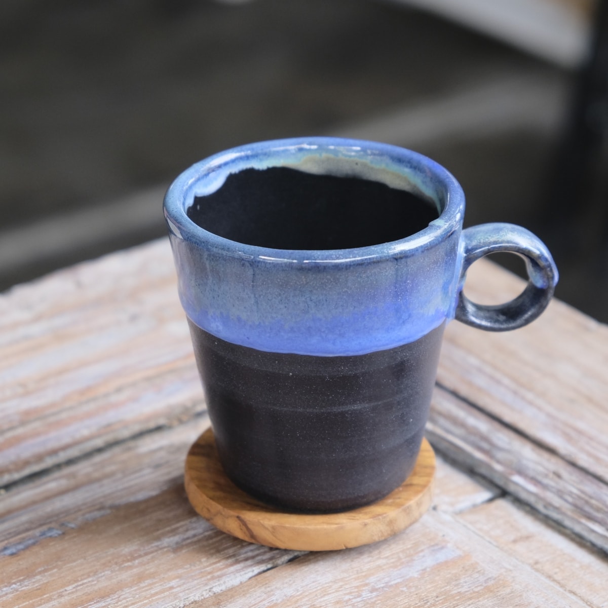 Cangkir Handle Ring Biru Hitam Doff
